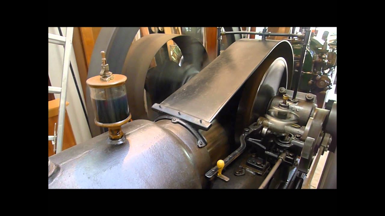 Starting 26 HP Foos gas engine - YouTube