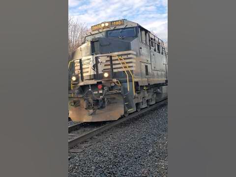 Morning EB Coal train at Lewistown (12/29/2023) - YouTube