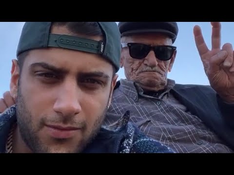 Reynmen Dedesiyle Boğaz Gezintisi Yapıyor