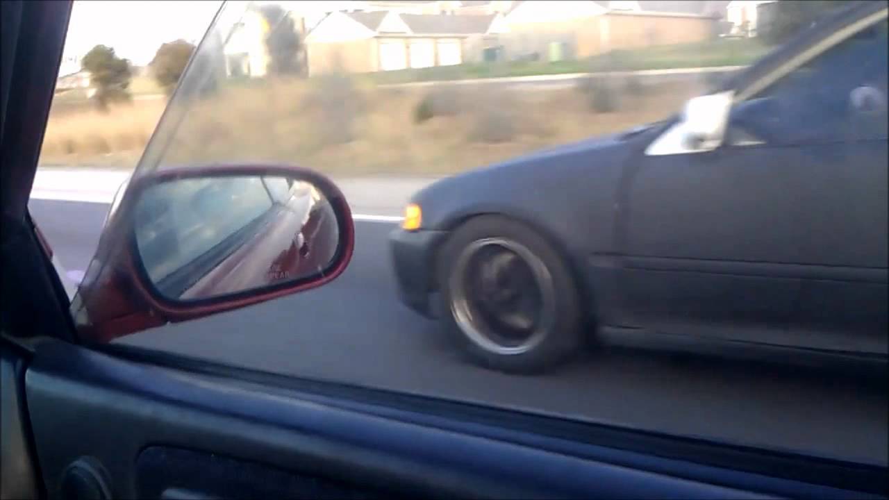 RANDOM HIGHWAY RACE Honda Civic vs Acura Integra - YouTube