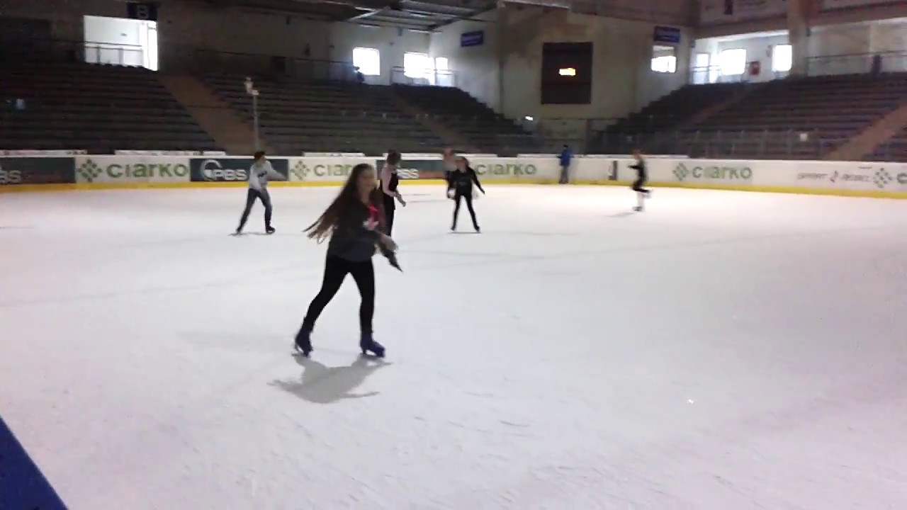 Wyjazd na lodowisko 1 - Arena Sanok - YouTube