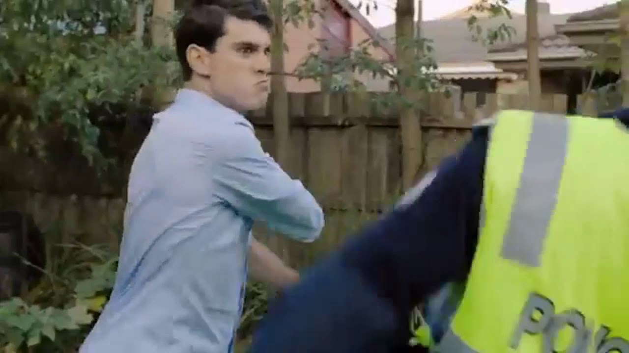 larry slaps police for 10 minutes - YouTube