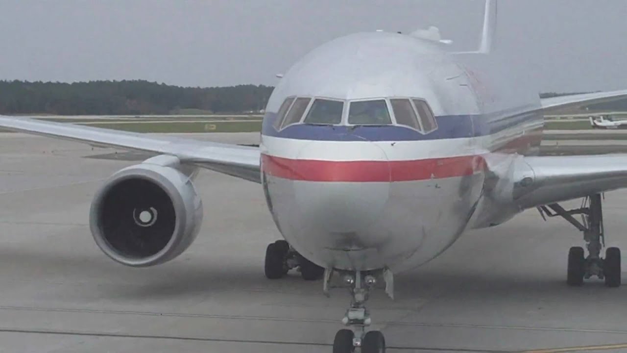 American Airlines 767 Taxi to Gate - YouTube