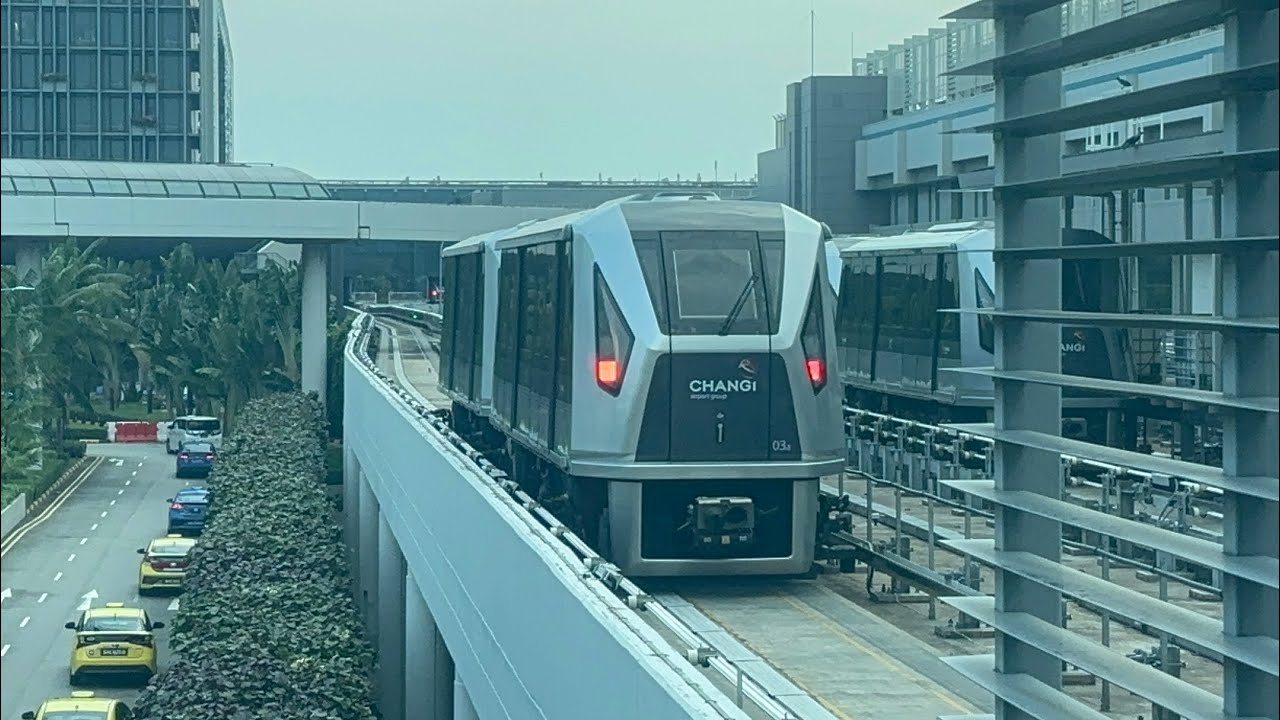 Changi Airport Skytrain Mitsubishi Crystal Mover [03/07] departing ...