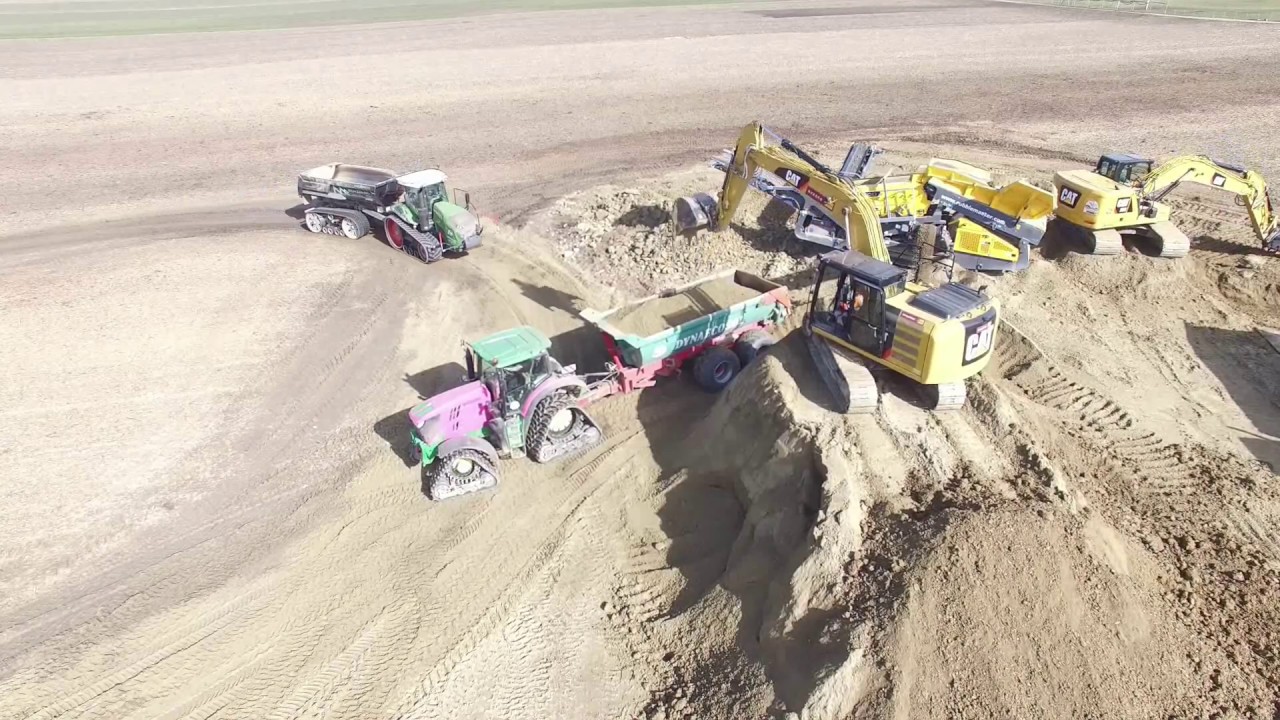 Amélioration de terre humifère, terrassement Bavois - YouTube