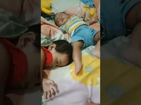 momen tidur bareng adik, jadi sejarah kalau sudah sama-sama dewasa