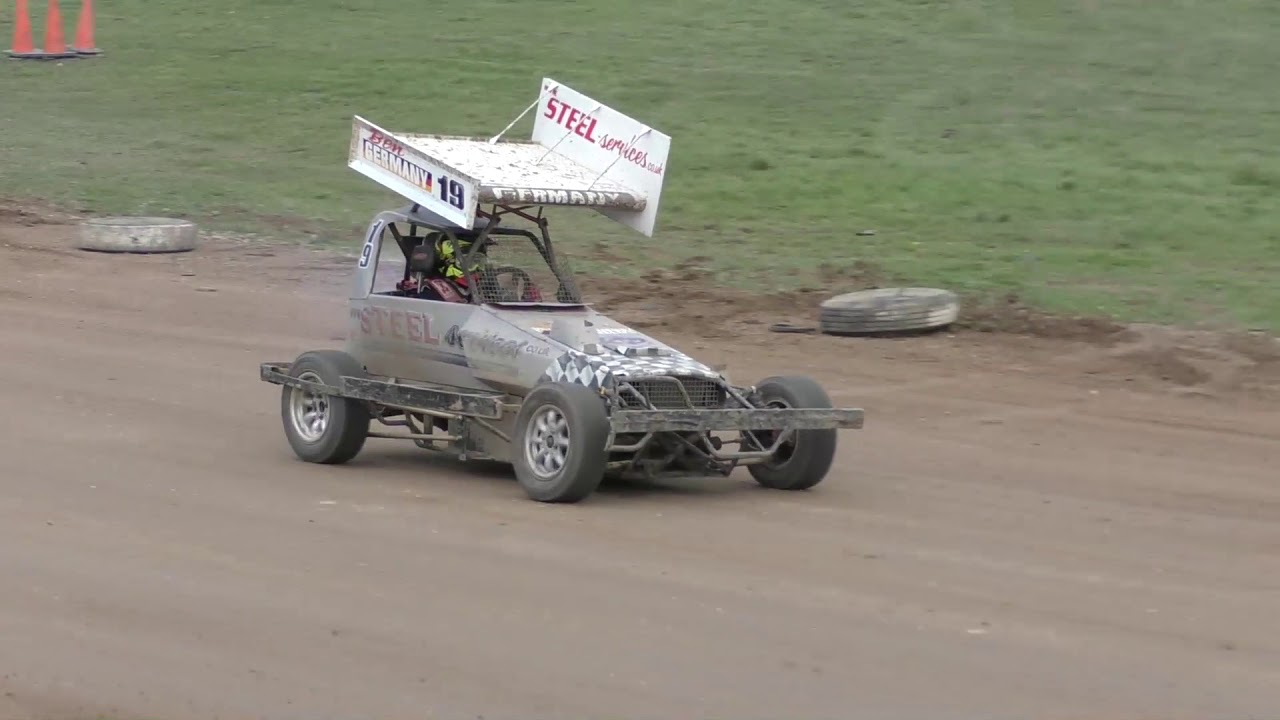 Lady Bangers, Outlaw ladies & Outlaw Mechanics Race's - Hunmanby ...