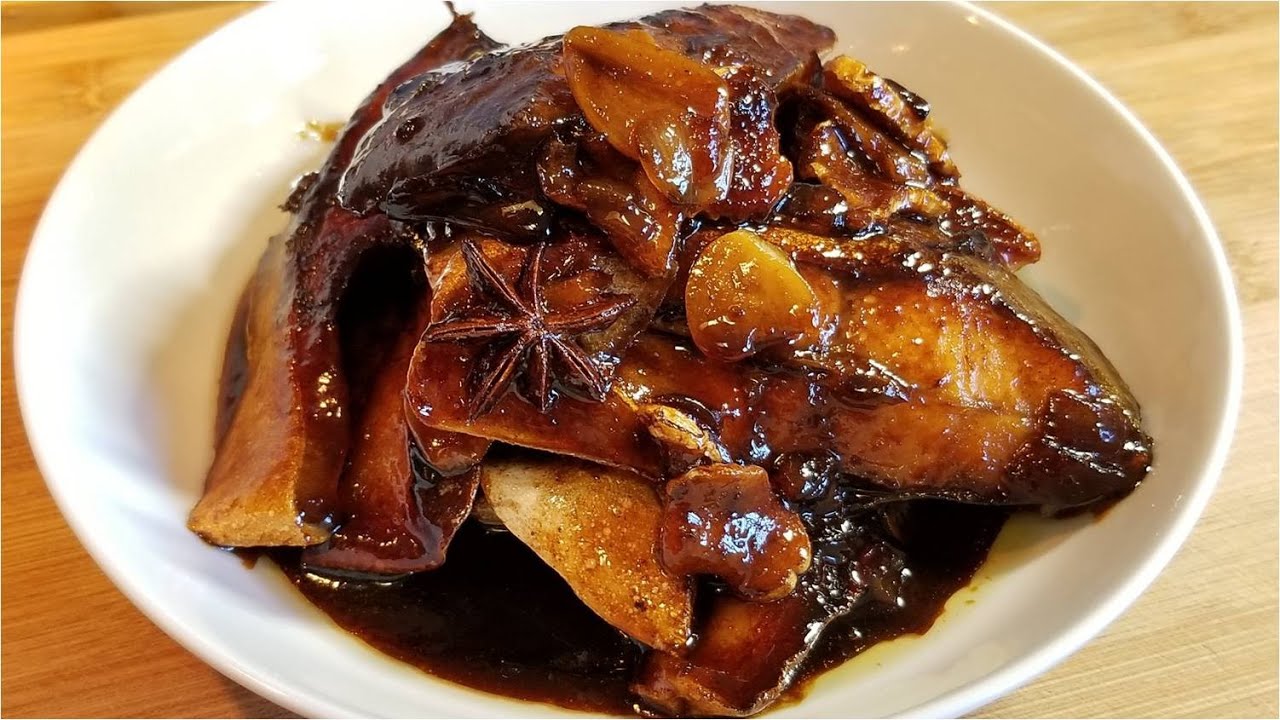 Brasied pompano fish with five spice powder - YouTube