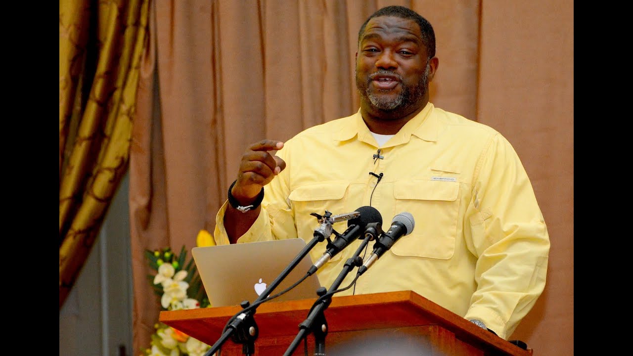 Biblical Headship Calling Men To Lead In The Church And The Home Voddie ...