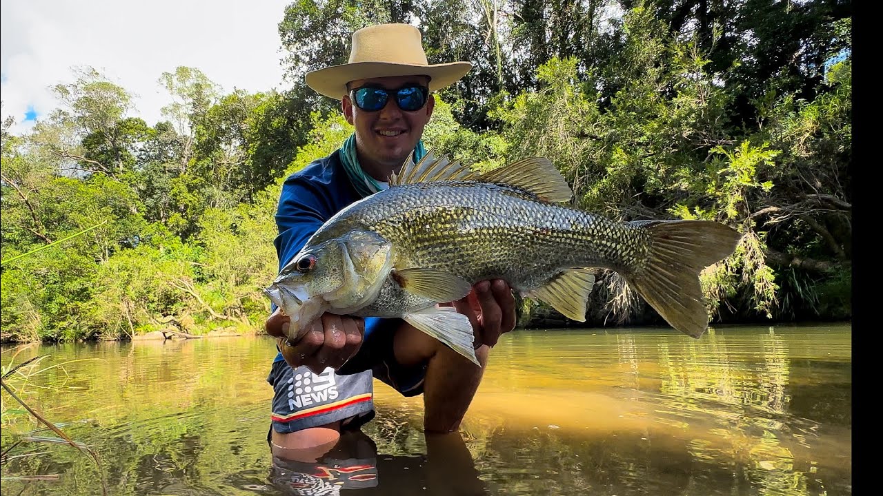 BIG CLEAR WATER SURFACE BASS!! Surface Fishing For Australian Bass ...
