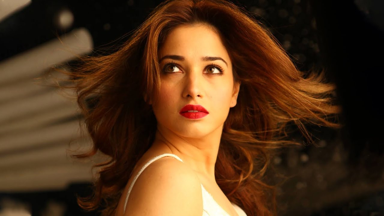 Kya Bolti Tu l Tamannah Bhatia l Superhit Romantic Hindi Dubbed Movie l ...