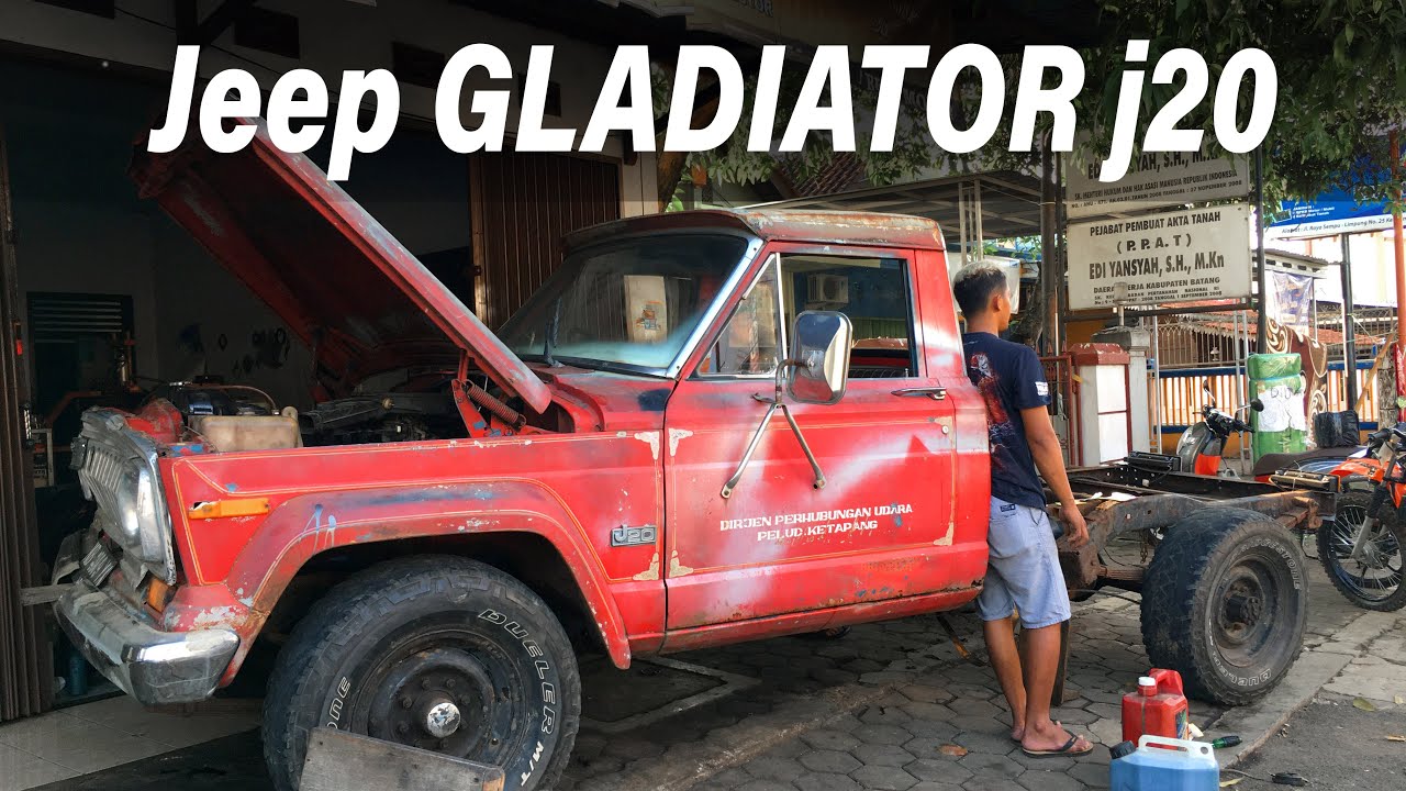 Jeep Gladiator J20 dan Suzuki Jimny Offroad - YouTube