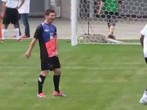Messi Soldier Field Chicago Grabs his Balls