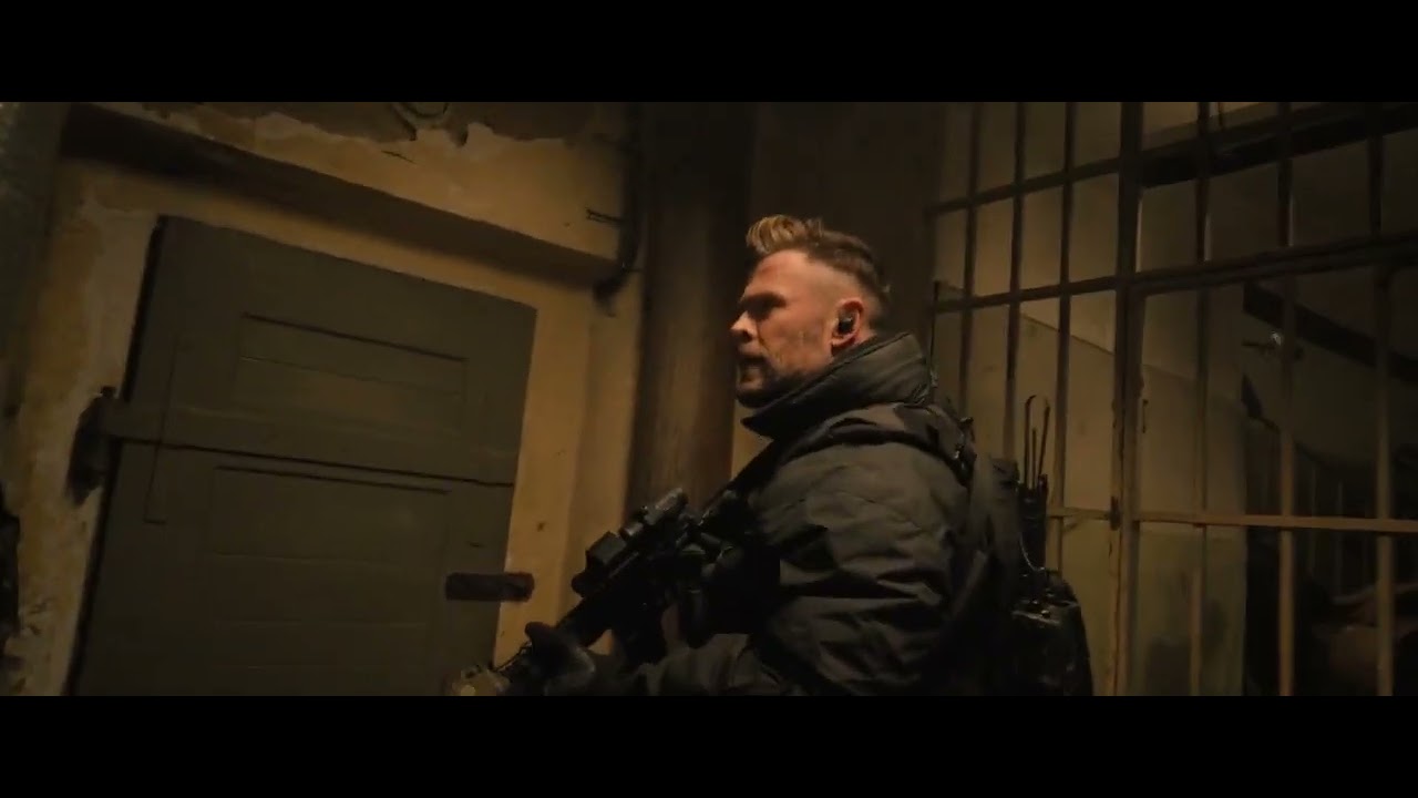 PRISON ESCAPE SCENE Extraction2 - YouTube