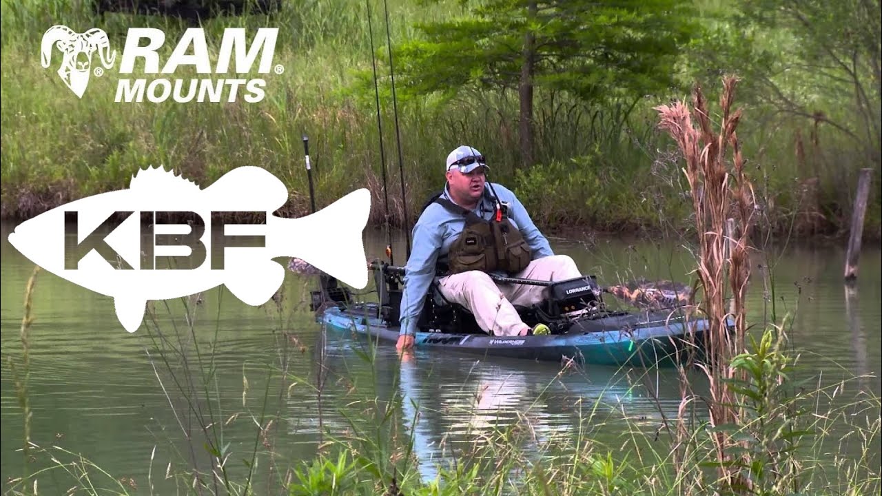 Early Morning Bass Fishing: THAT FISH ISN'T THAT BIG - YouTube