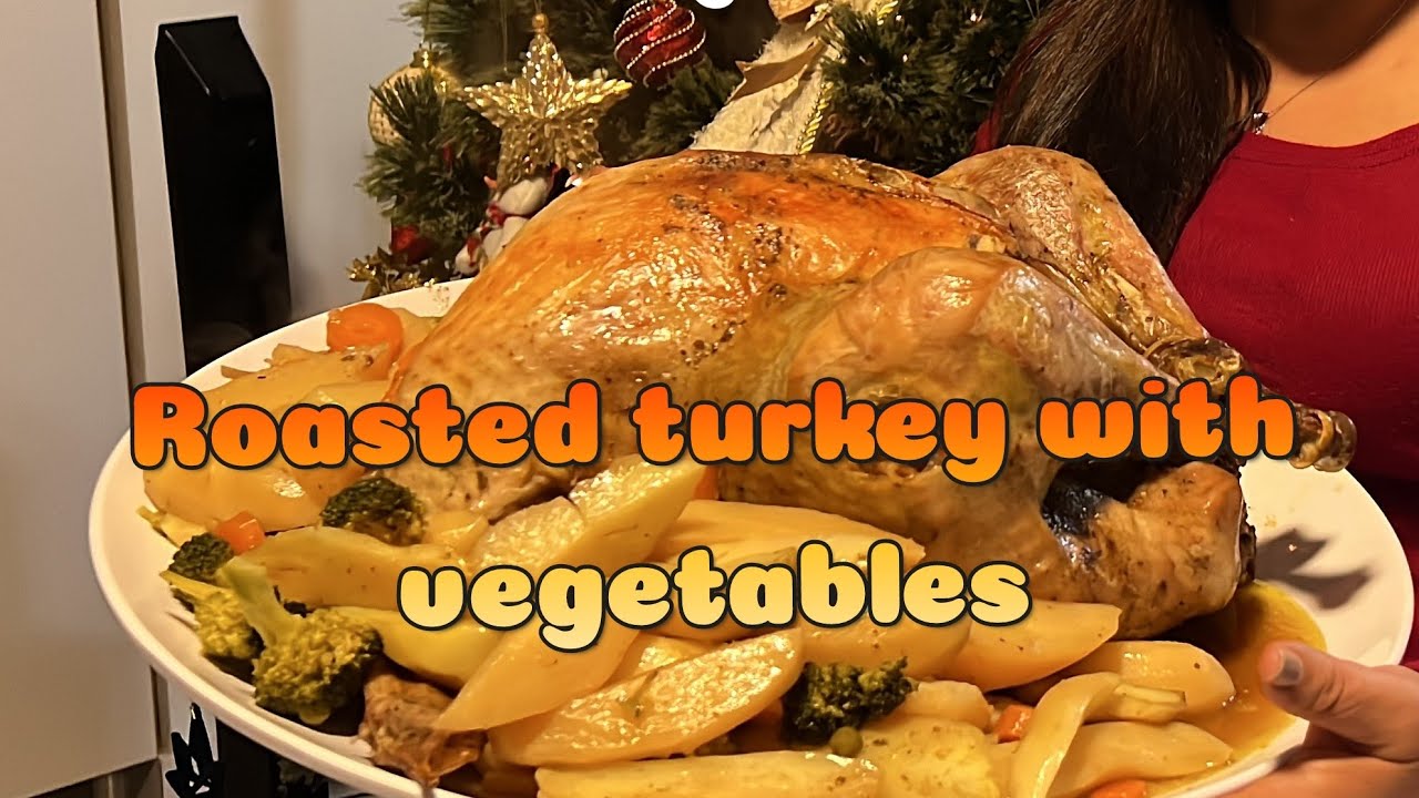 Learn how to make a juicy turkey with vegetables. - YouTube