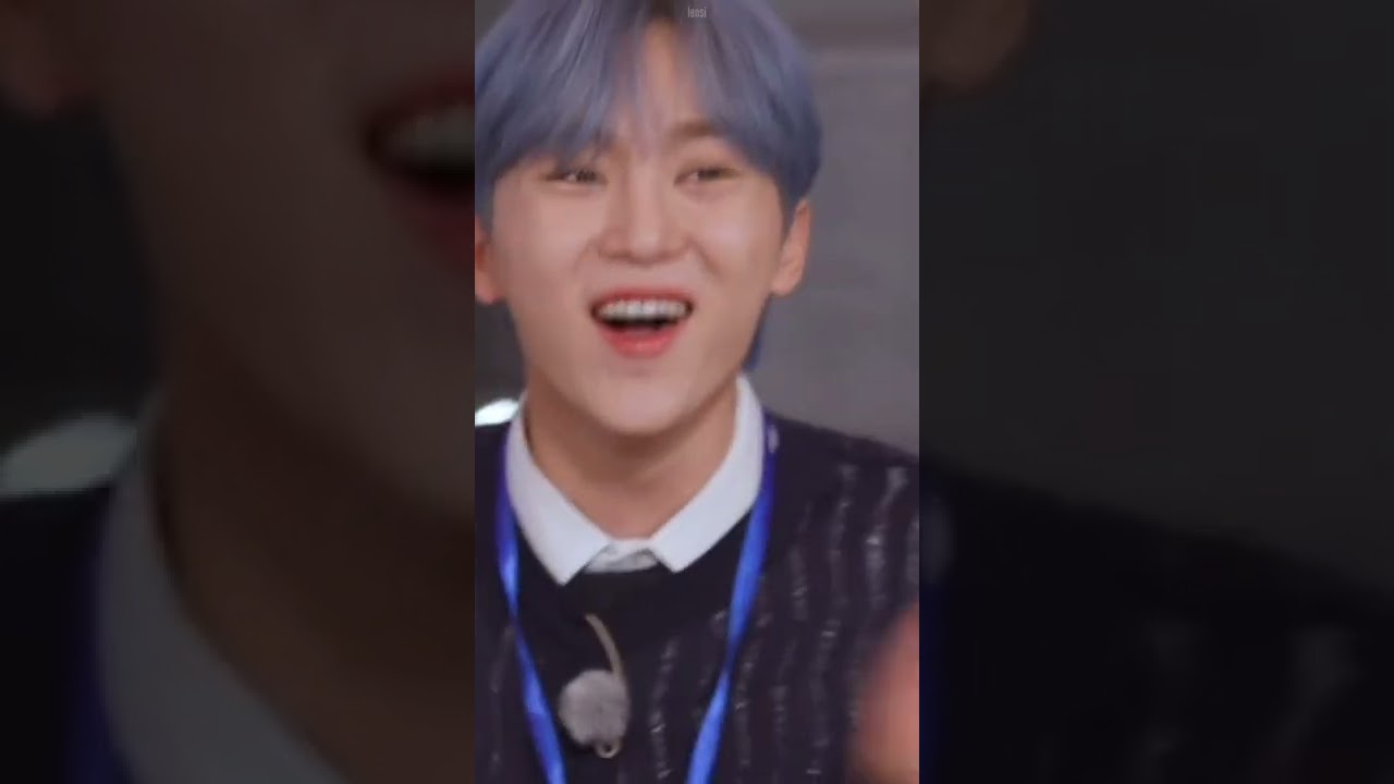 Everyone is whipped for Junhui - YouTube