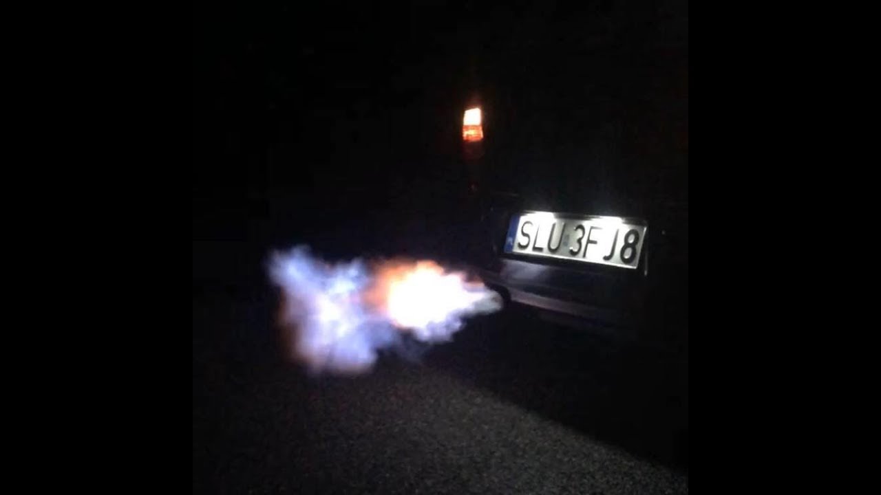VW Golf MK4 2.3 V5 AQN Flames - YouTube
