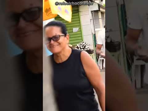 Mijando na rua | Pegadinha