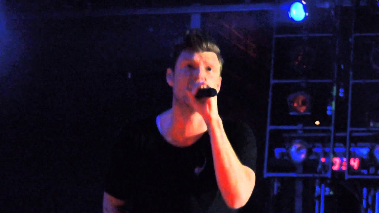 Nick Carter- Everybody Backstreets Back Front Row 3-12-16 New York City ...