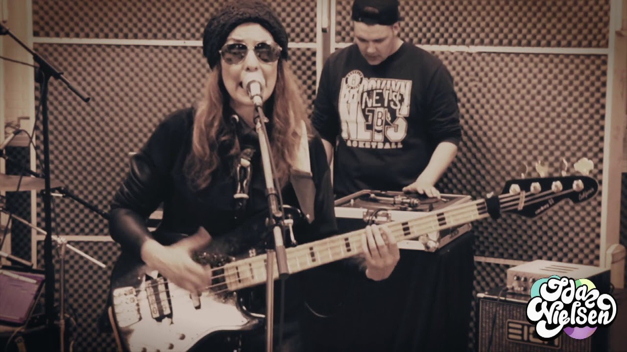 IDA NIELSEN -Fake the funk/Positivity Mashup - YouTube