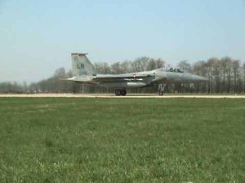 USAF F-15 Eagle take off - YouTube