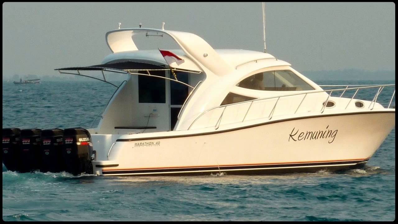 Marathon 40 Cabin Cruiser - YouTube
