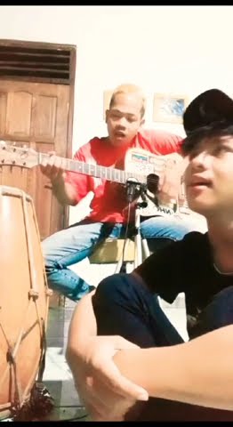 Ary putra feat maulana Lamunan - YouTube