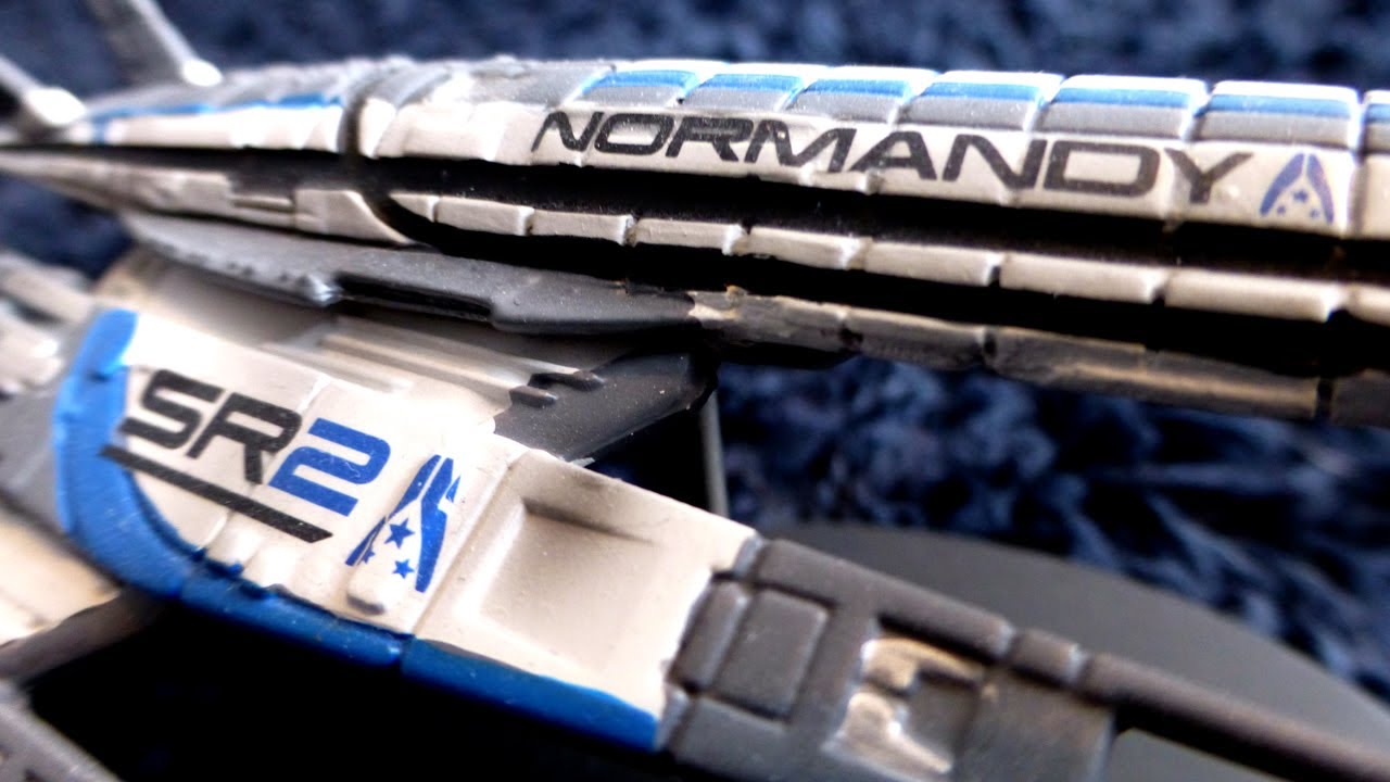 Mass Effect Alliance SR-2 Normandy Replica Unboxing and First Look ...