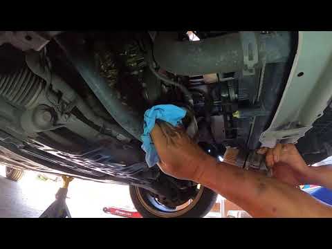 How to Change the Engine Oil and Oil Filter on a 2007 Lexus GS350 - YouTube