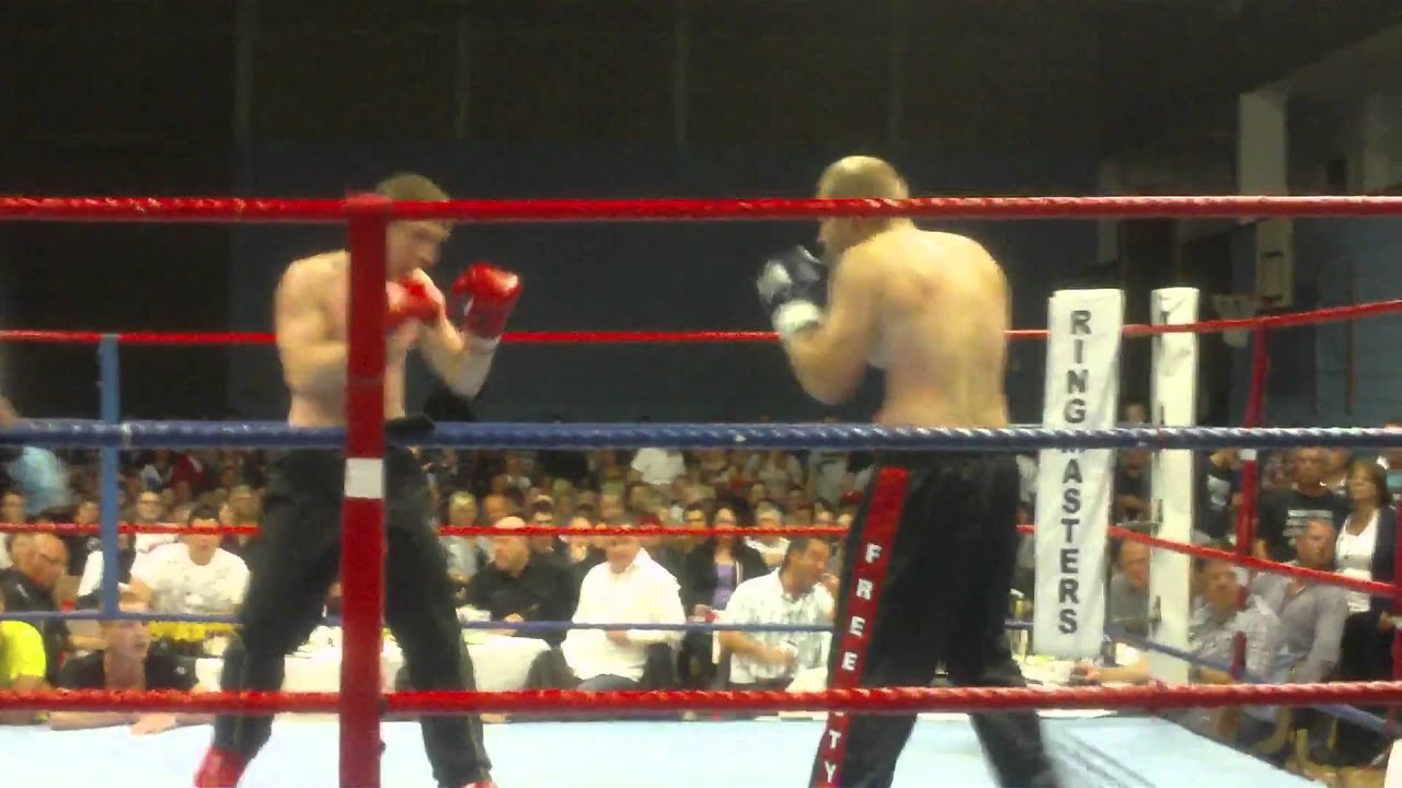 Bartek Kuczynski v Jimmy Sneddon 7/05/2011 Polish Combat Sports Club ...