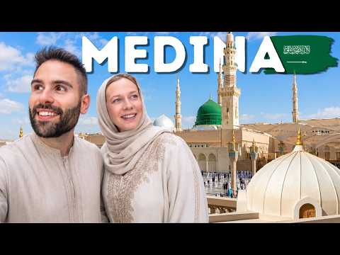 Nicht-muslimisches Paar besucht die zweitheiligste Stadt des Islam