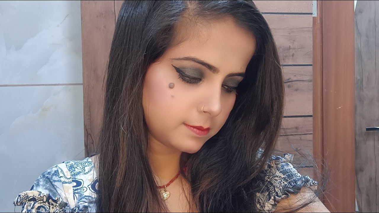 Smokey eye makeup tutorial #makeup #makeuplover @DikshitaJindal @dbeautyblush - YouTube