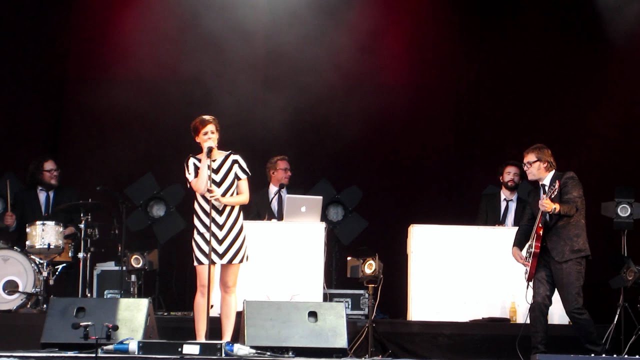 Hooverphonic - Jackie Cane - LIVE@Brussels Summer Festival 2011 - YouTube