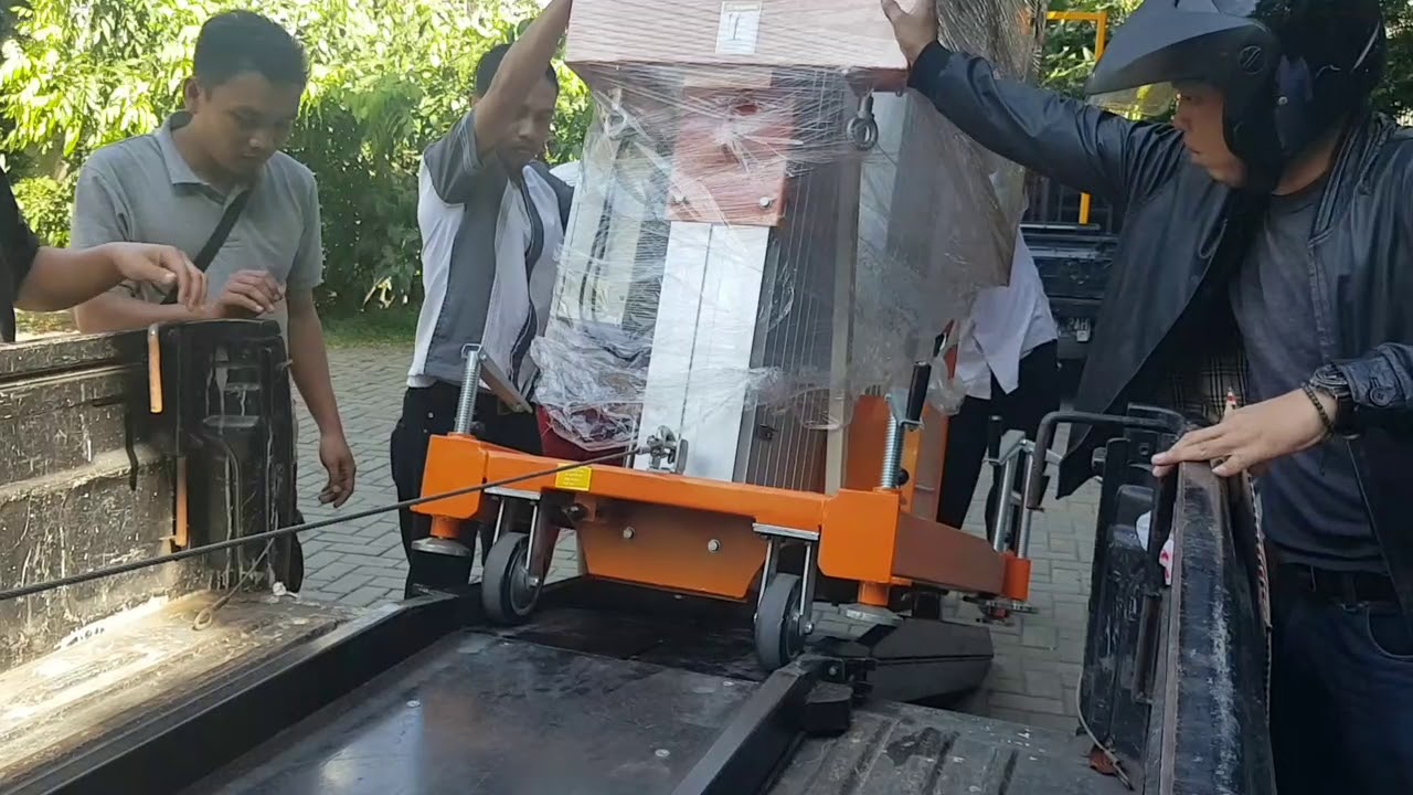 Mob and Demob Hydraulics Work Platform 14 m, 800 kg weight - YouTube