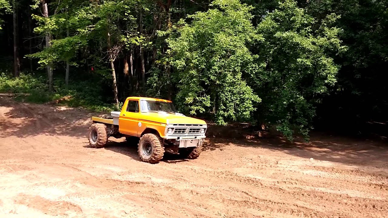 Old blue digging digger - YouTube