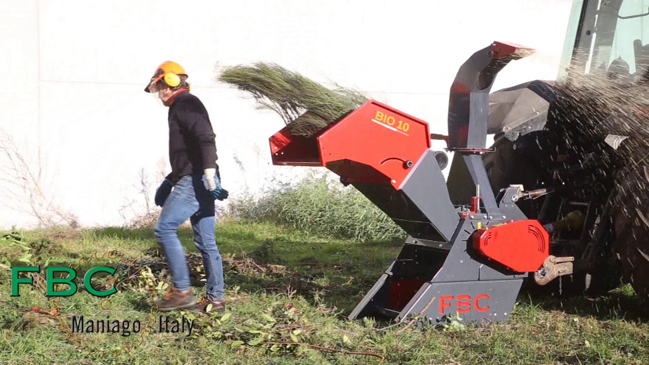 Chipper FBC model: BIO 10 PF shredding Different Tree Prunings - YouTube