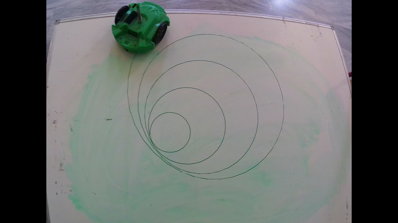 Students work with S3 robot makes spiral with circles with different ...