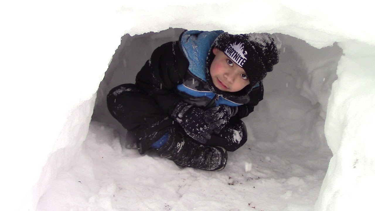 Little Boy Living On Igloo Ave - YouTube