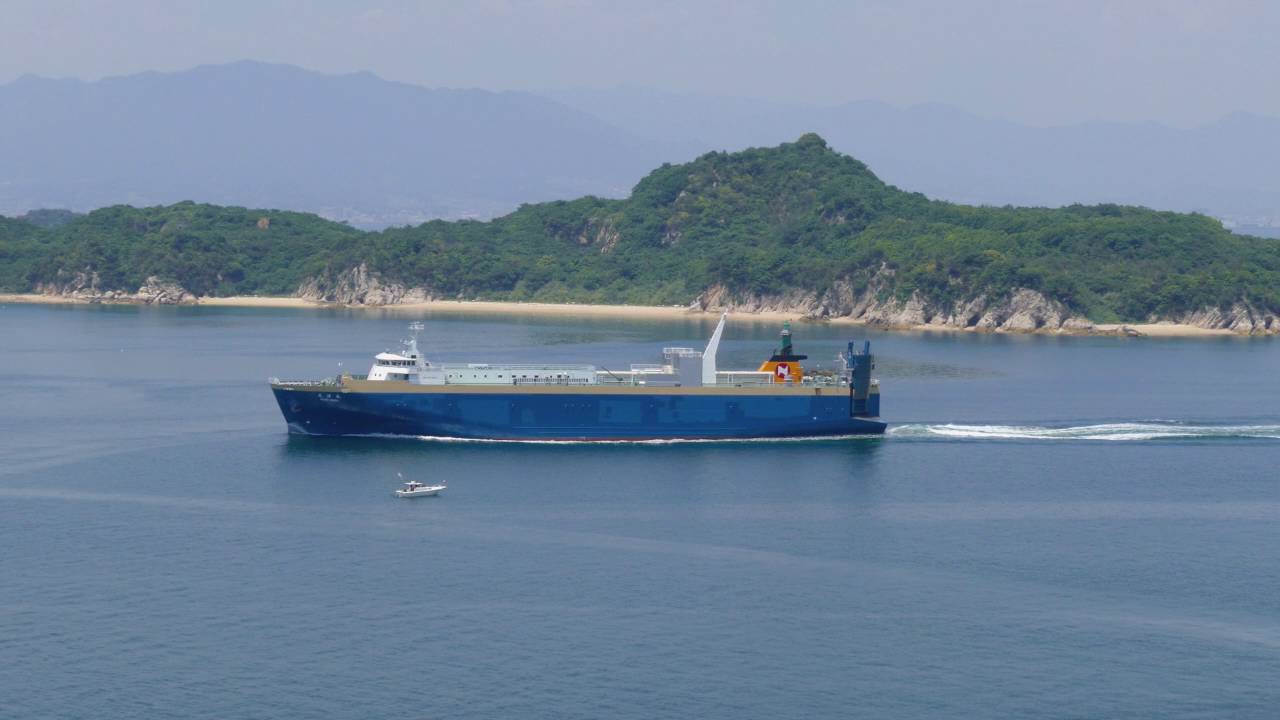 Collins-class submarine HMAS Rankin in Hirosima bay, Japan 2016. 5. 20 ...