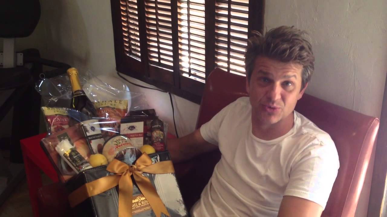 This GEICO caveman is gorgeous in real life