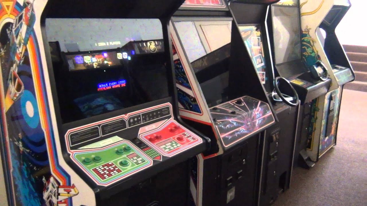 A Tour of the Underground Retrocade in East Dundee, IL - YouTube