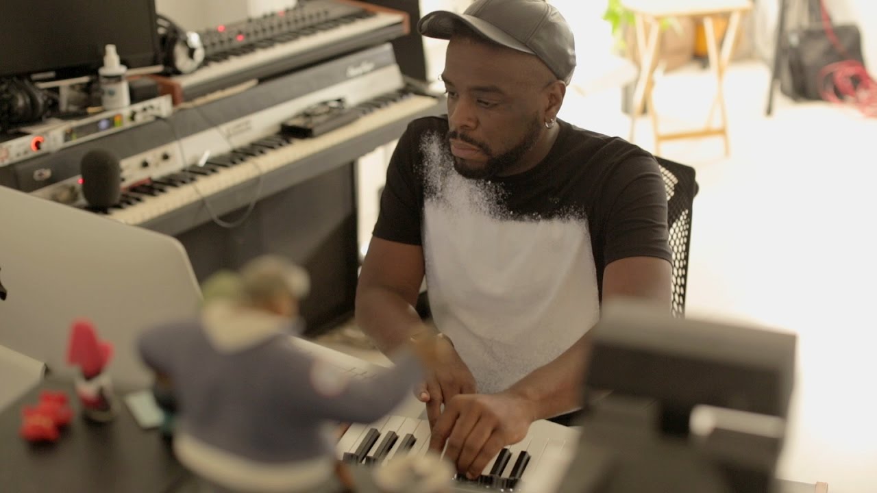 Thomas Piper: This is my world - YouTube