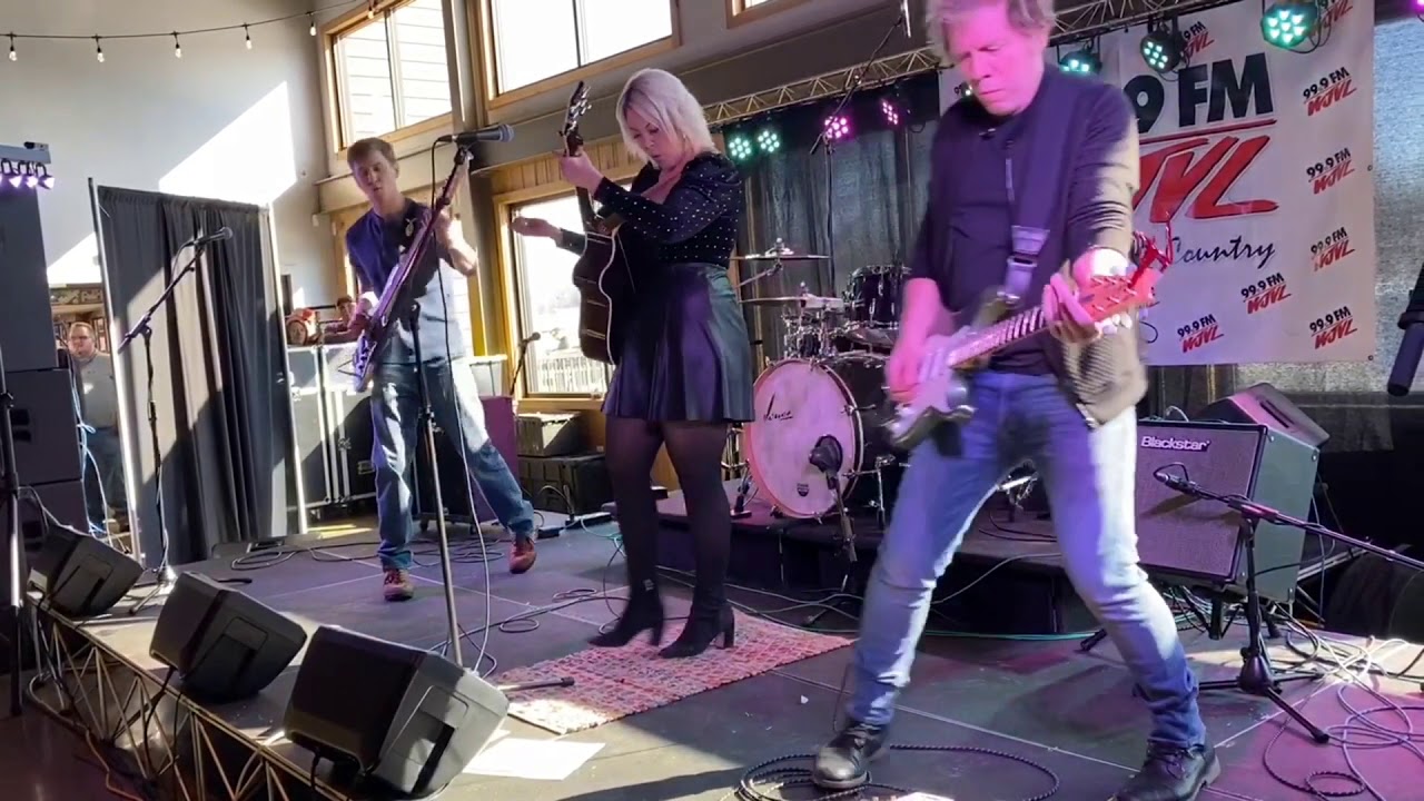 Elizabeth Mary Band - Stronger (Original) Live Performance - YouTube
