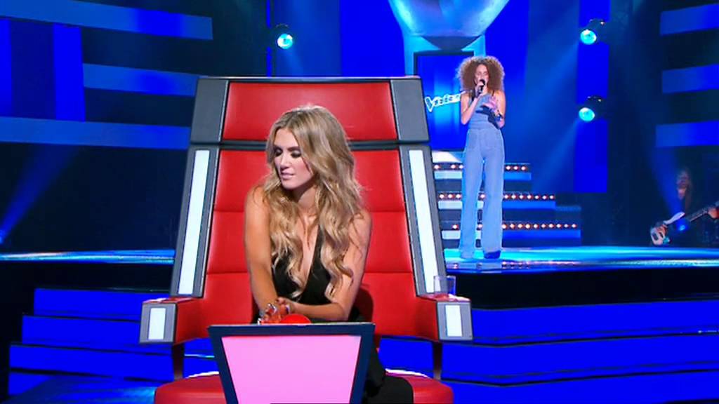 The Voice Australia: Carmen Smith sings How Come You Don't Call Me ...
