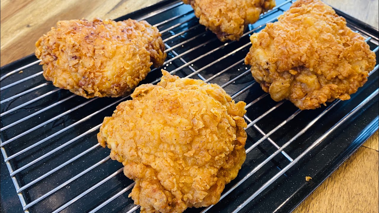 CRISPYLICIOUS JUICYLICIOUS FRIED CHICKEN!!! | BURP BITES - YouTube