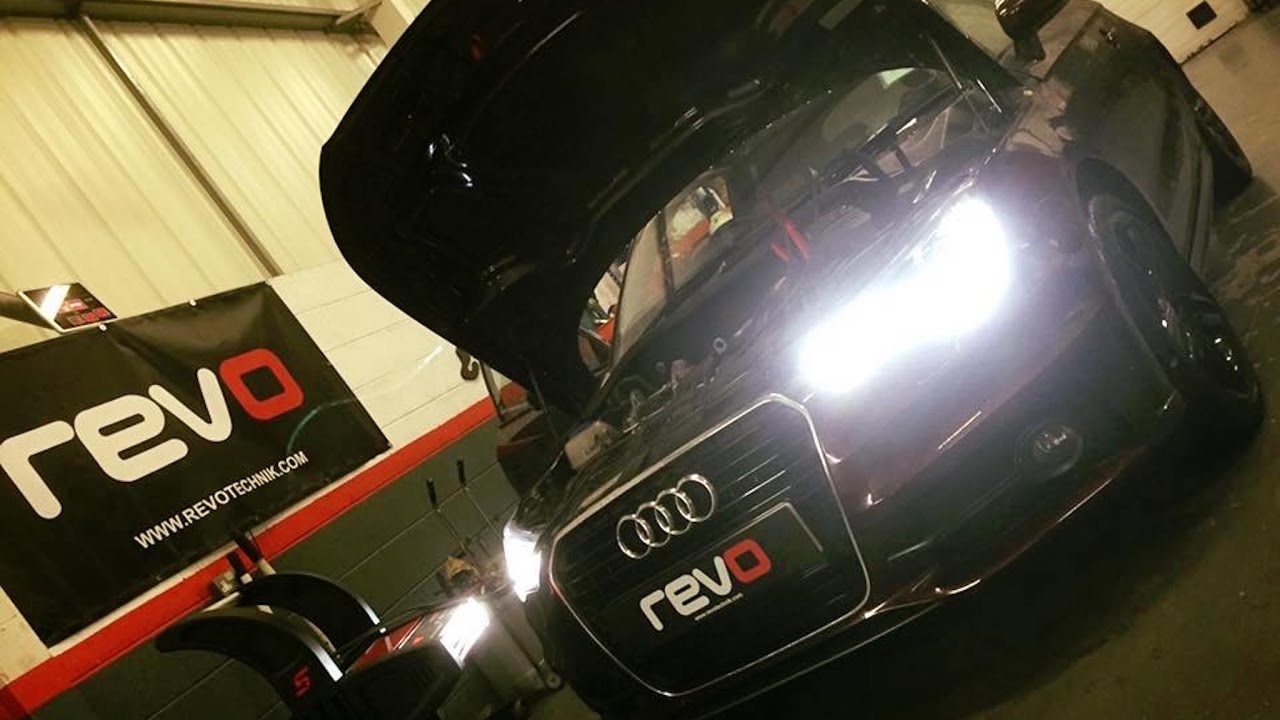 REVO Audi A1 1.2 Weekend Racing - YouTube