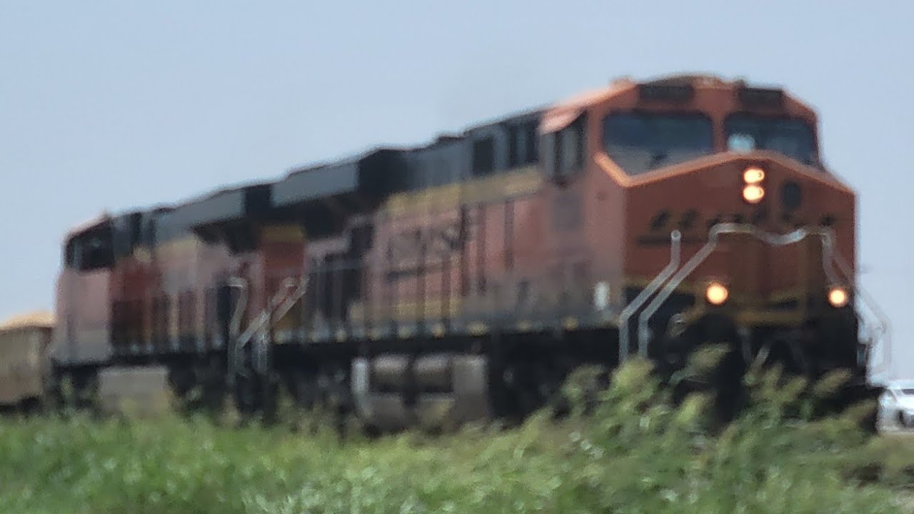 BNSF 5730 leads a northbound GRR rock train through Hutto Texas - YouTube