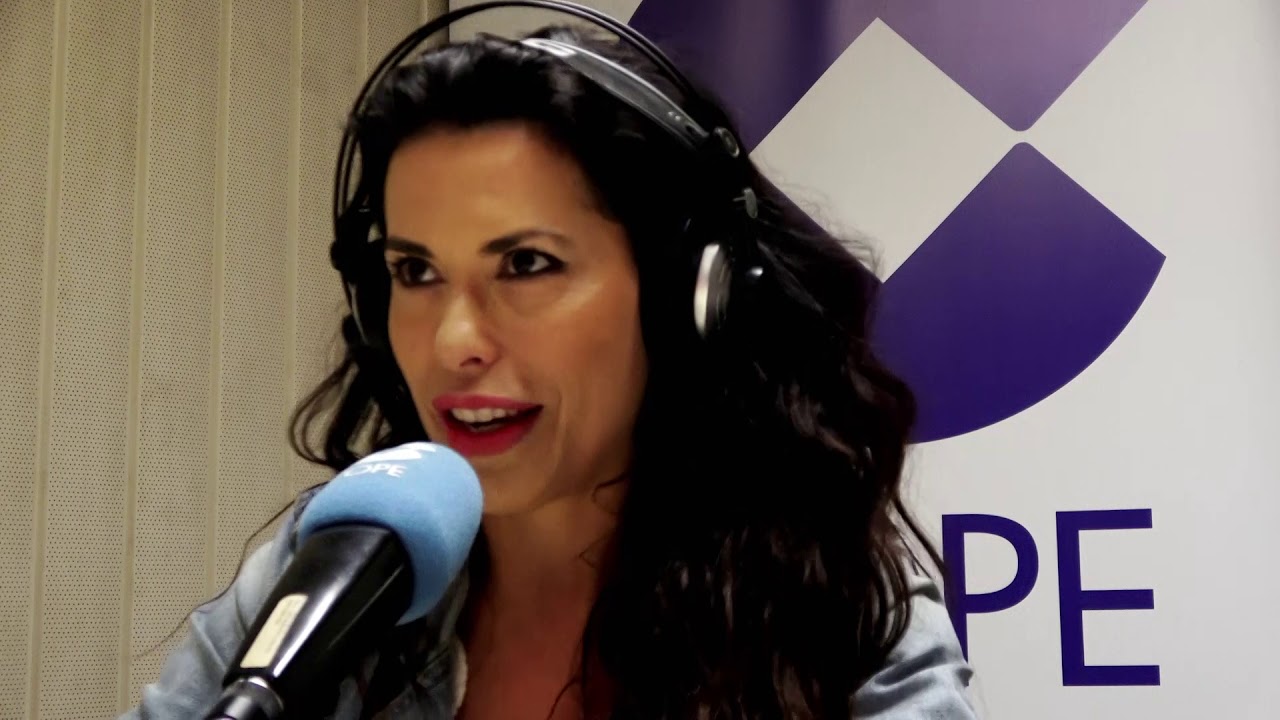 Cope - Entrevista a Selena Leo - Sigue mi ritmo - YouTube