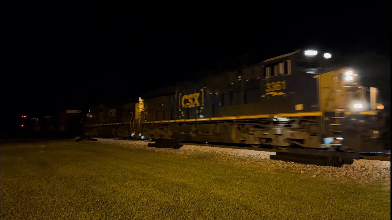 CSX 3361 leads CSXT M222-28 through Folkston, GA - YouTube